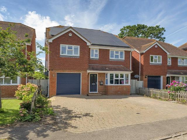 5 bedroom detached house for sale