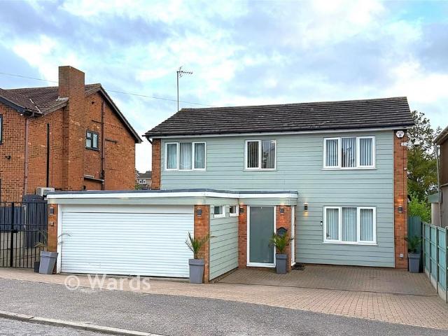 5 bedroom detached house for sale
