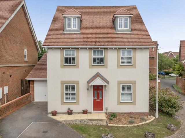 5 bedroom detached house for sale