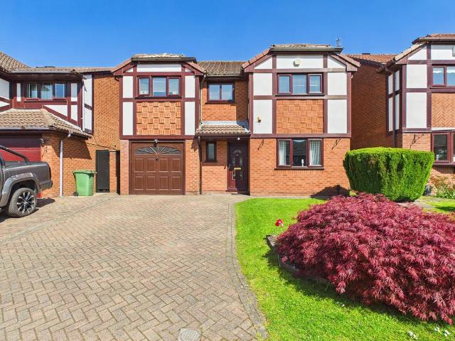 5 bedroom detached house for sale