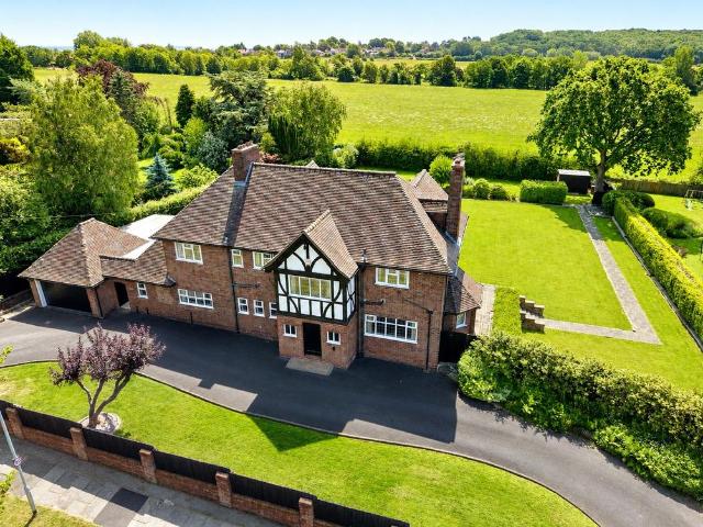 5 bedroom detached house for sale