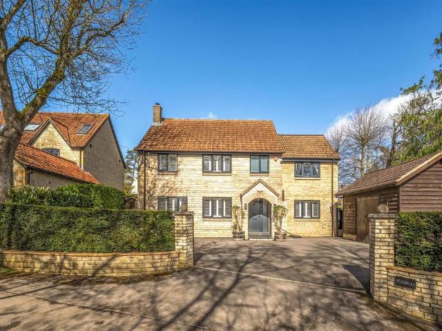 5 bedroom detached house for sale