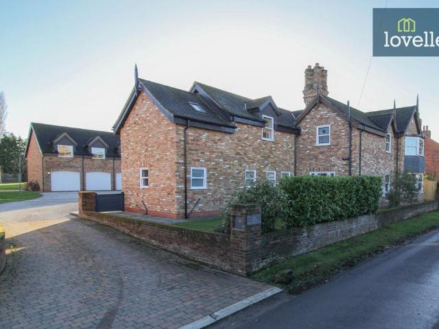 5 bedroom detached house for sale