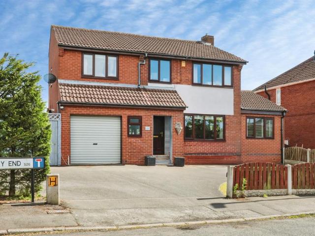 5 bedroom detached house for sale