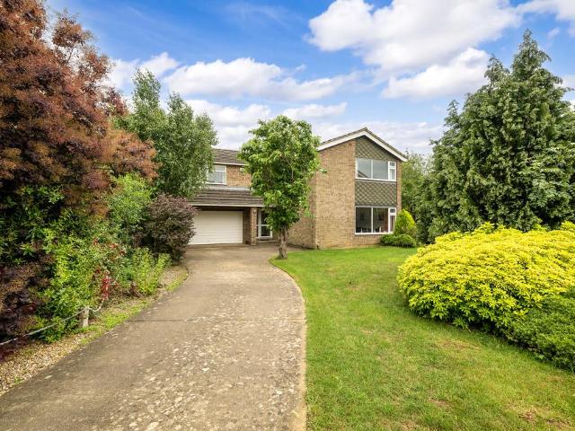 5 bedroom detached house for sale