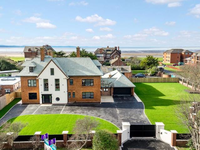 7 bedroom detached house for sale