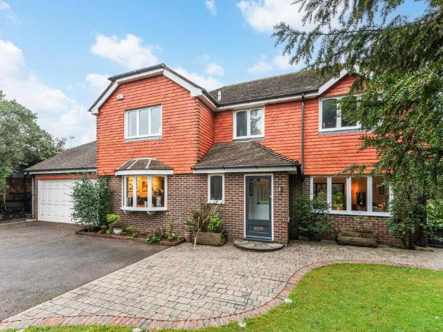 5 bedroom detached house for sale