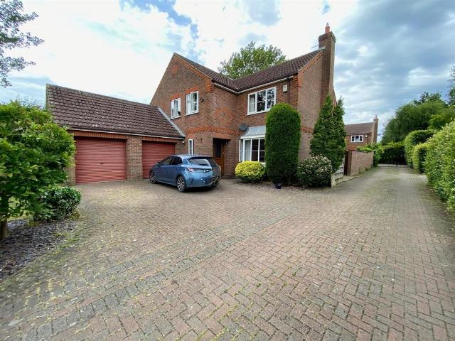 5 bedroom detached house for sale