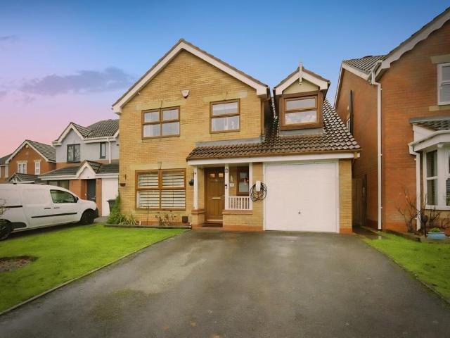 5 bedroom detached house for sale