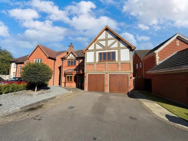 5 bedroom detached house for sale