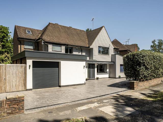 5 bedroom detached house for sale