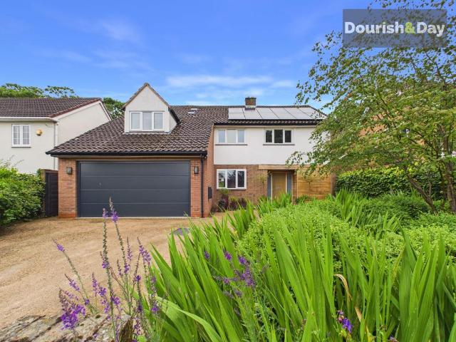 5 bedroom detached house for sale
