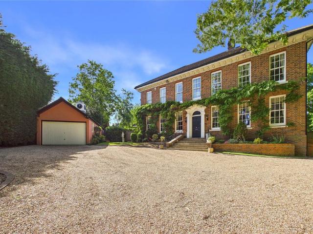 5 bedroom detached house for sale