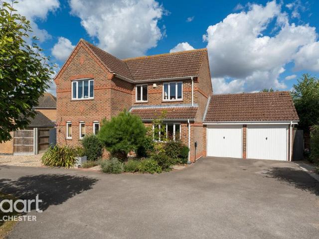 5 bedroom detached house for sale