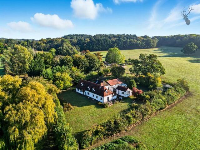 5 bedroom detached house for sale