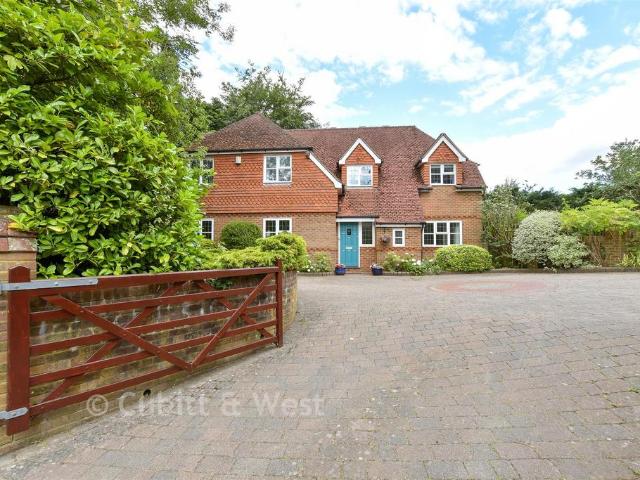 5 bedroom detached house for sale