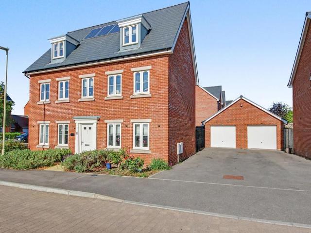 5 bedroom detached house for sale