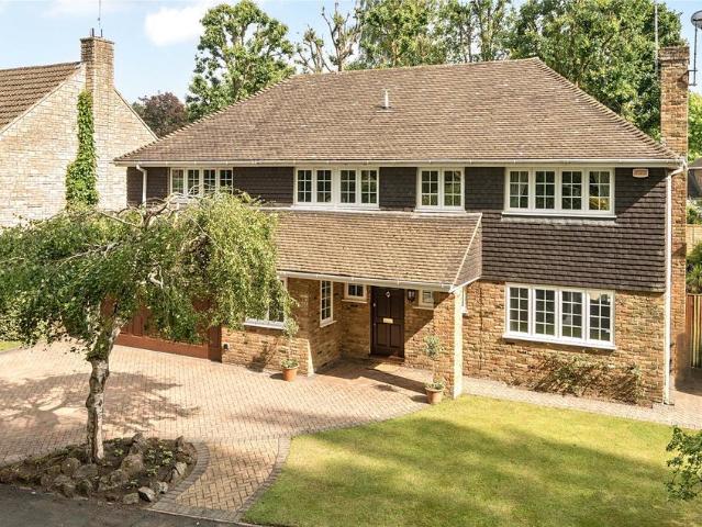 5 bedroom detached house for sale