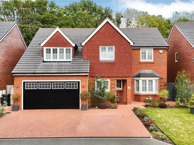 5 bedroom detached house for sale