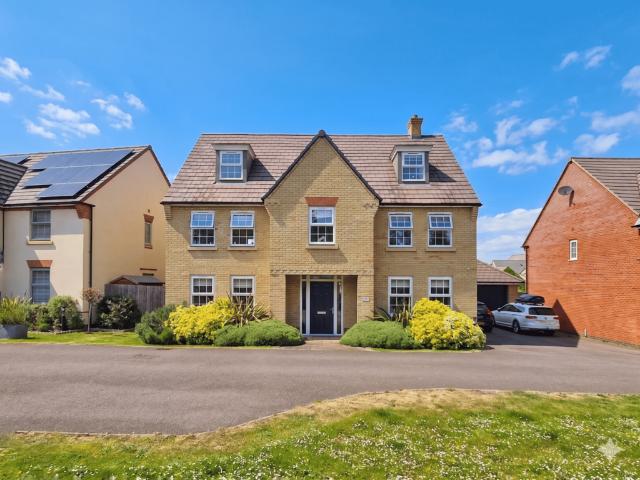 5 bedroom detached house for sale