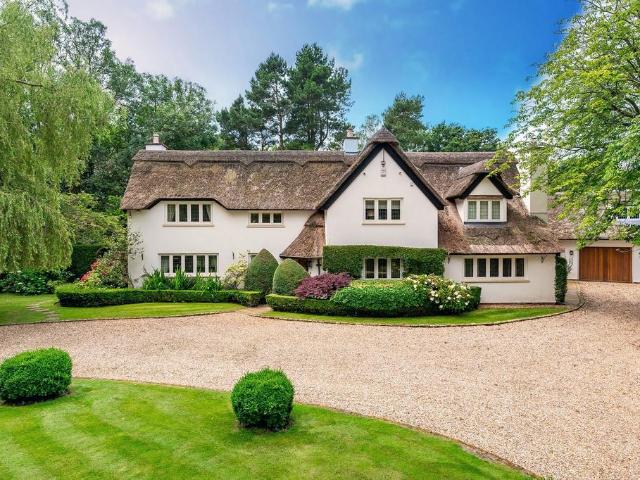 5 bedroom detached house for sale