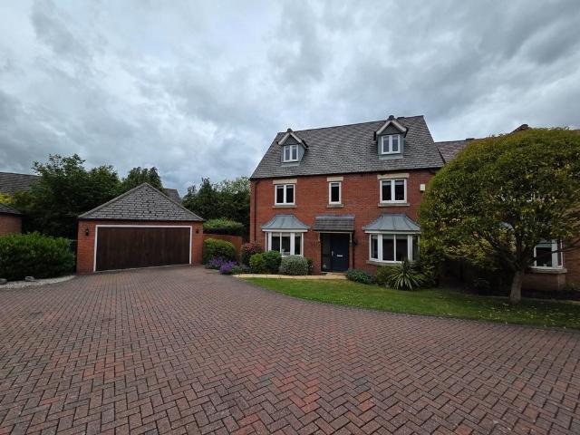 5 bedroom detached house for sale