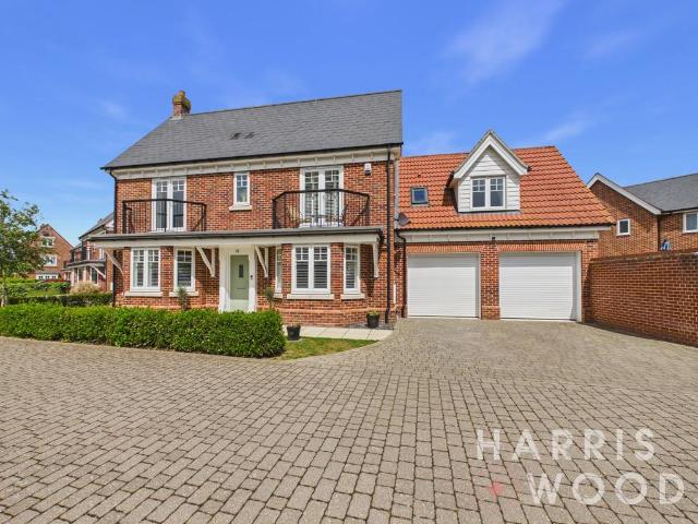 5 bedroom detached house for sale