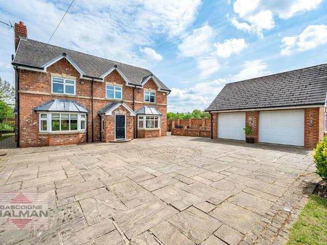 5 bedroom detached house for sale
