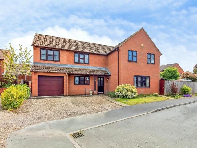 5 bedroom detached house for sale