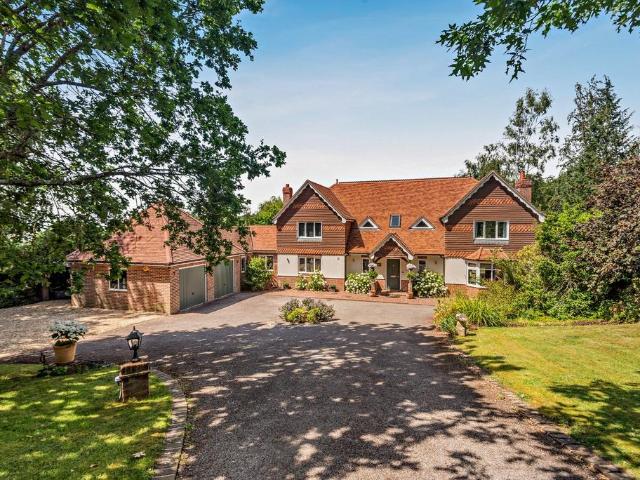 5 bedroom detached house for sale