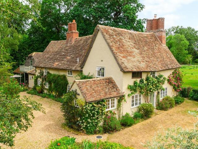 5 bedroom detached house for sale