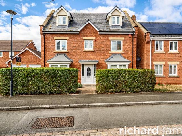 5 bedroom detached house for sale