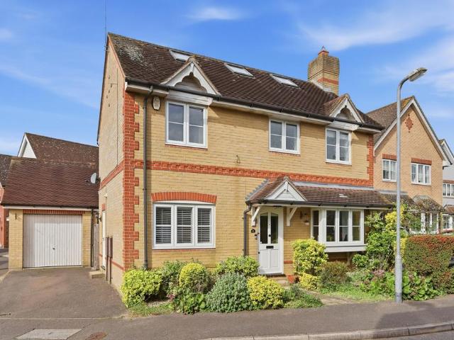 5 bedroom detached house for sale