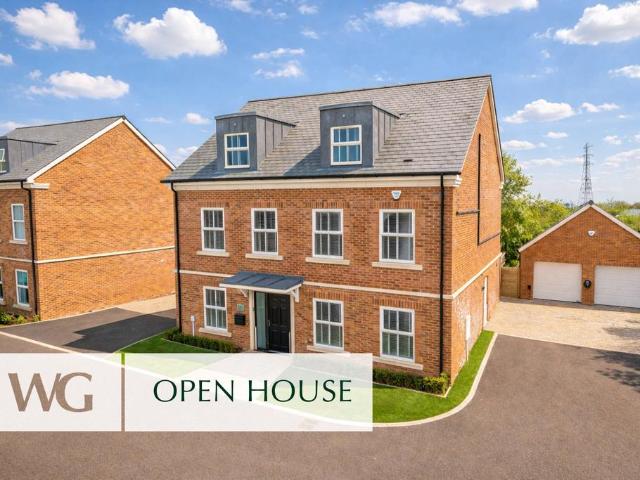 5 bedroom detached house for sale