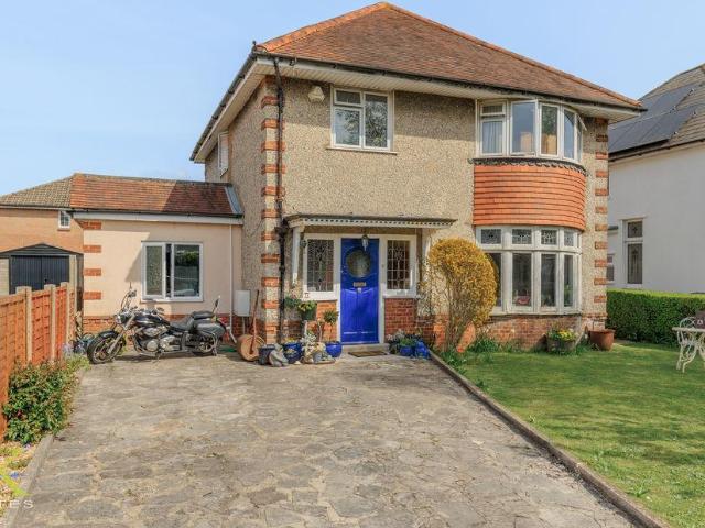 5 bedroom semi detached house for sale