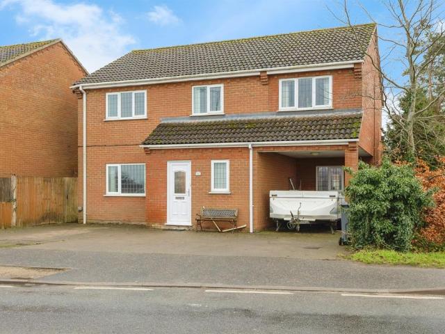 5 bedroom detached house for sale