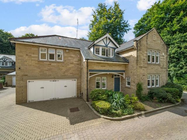 5 bedroom detached house for sale