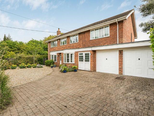 5 bedroom detached house for sale