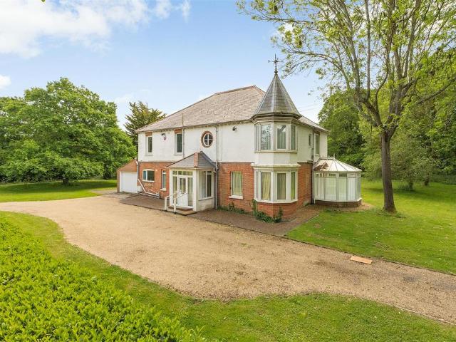 5 bedroom detached house for sale