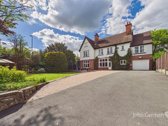 5 bedroom detached house for sale