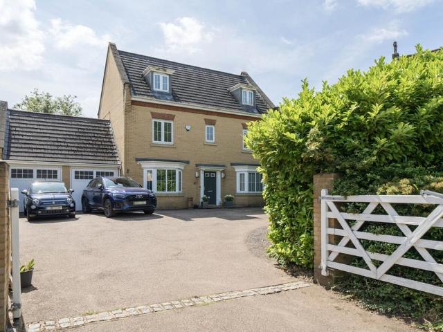 5 bedroom detached house for sale