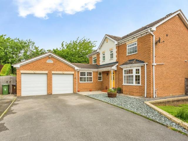 5 bedroom detached house for sale