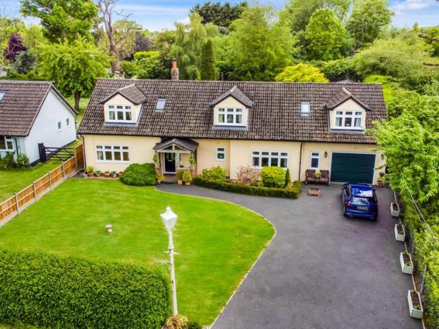 5 bedroom detached house for sale