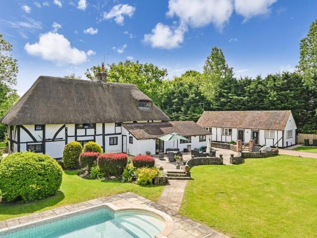 5 bedroom detached house for sale