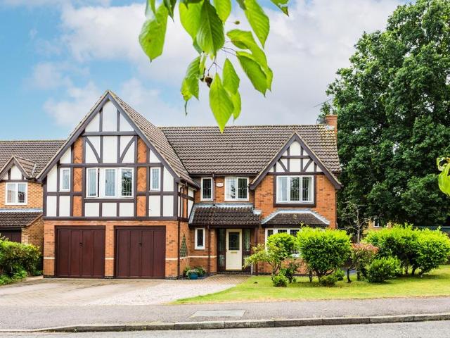 5 bedroom detached house for sale