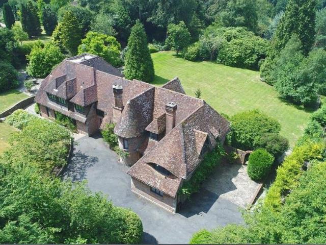 5 bedroom detached house for sale