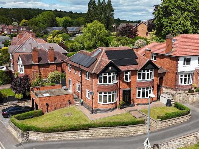 5 bedroom detached house for sale
