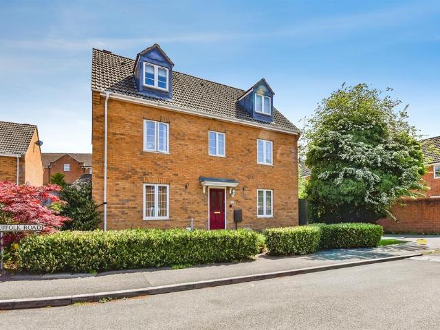5 bedroom detached house for sale