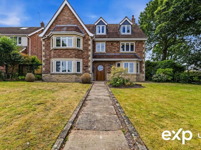 5 bedroom detached house for sale