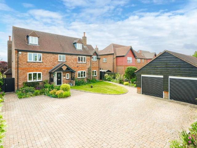 5 bedroom detached house for sale